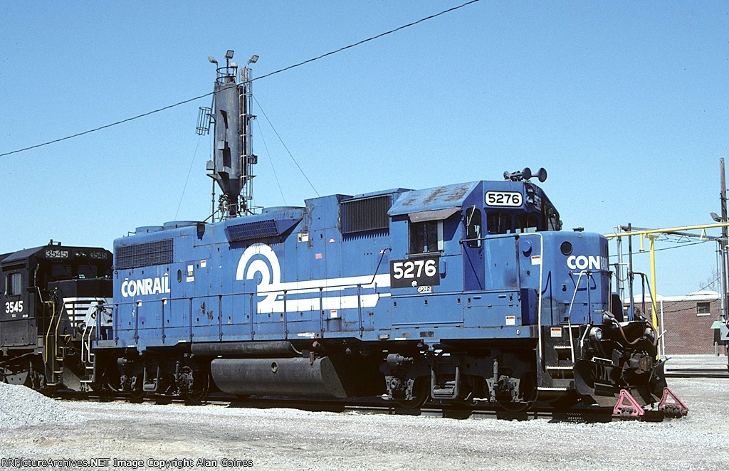 NS GP38-2 5276